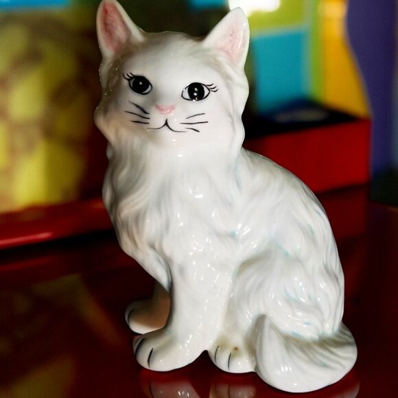 Lefton,Goodwin | Art | White Persian Porcelain Cat Figure By Lefton ...